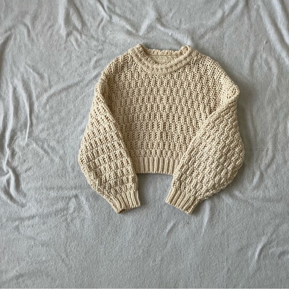 Universal Thread | Sweaters | Universal Thread Cropped Sweater | Poshmark